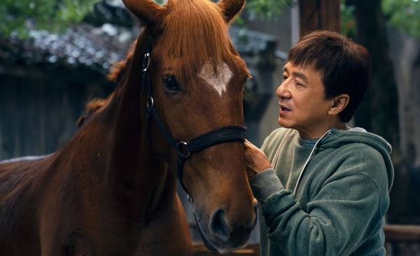 Así es la película que dura 2 horas, es la vuelta de Jackie Chan a las ... Así es la película que dura 2 horas, es la vuelta de Jackie Chan a las ...