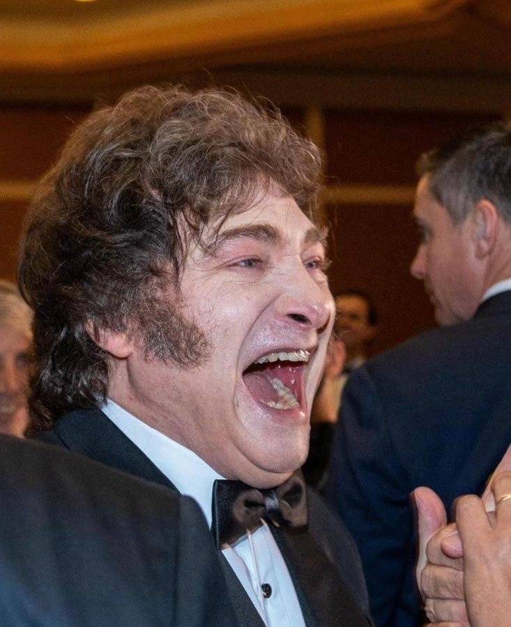 SE SUPO QUÉ LE PASÓ A MILEI en la cara con el maquillaje: "Un polvo ...