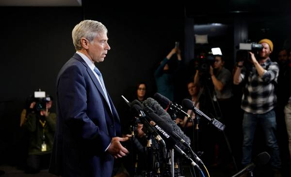 Barry Pollack, abogado de Assange, luchará contra las acusaciones de ...