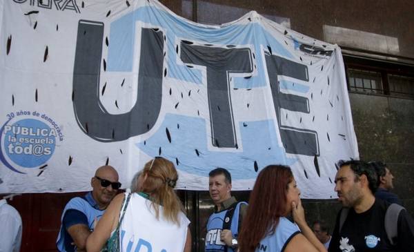 El meme que se ríe del voluntariado contra el paro docente | El Destape