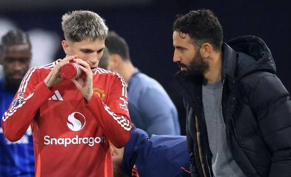 El DT de Manchester United filtró los culpables de la crisis y Garnacho ...