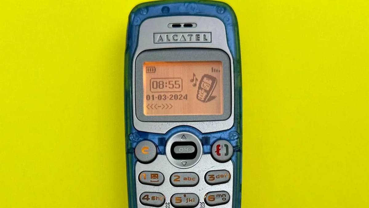 Regresa el histórico Alcatel OT 331: así es el modelo 2026 "Industria ...