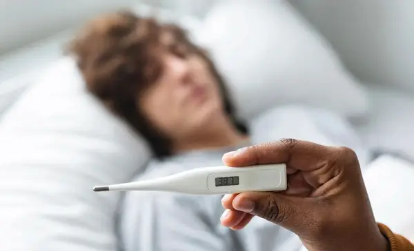 Qué es la fiebre tifoidea: síntomas, tratamiento y cómo se contagia ...