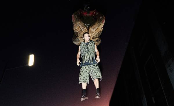 Wos adelantó su próximo álbum con "Descartable", un rock pop ochentoso ...