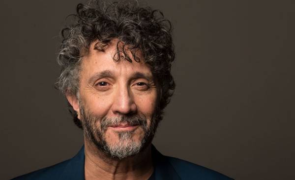 Se filtró un video de Fito Páez a los besos con otro cantante y hay ...