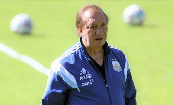 La emocionante reaparición de Carlos Bilardo: "El mejor de la historia ...