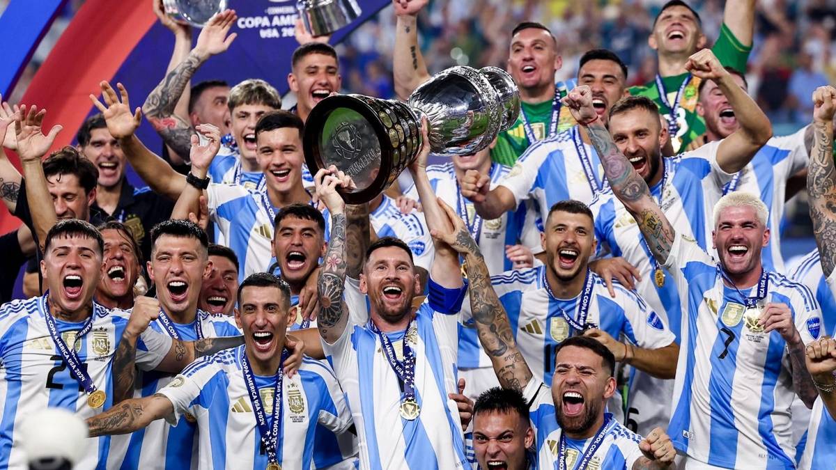 Cómo es la camiseta titular y suplente de la Selección Argentina para ...