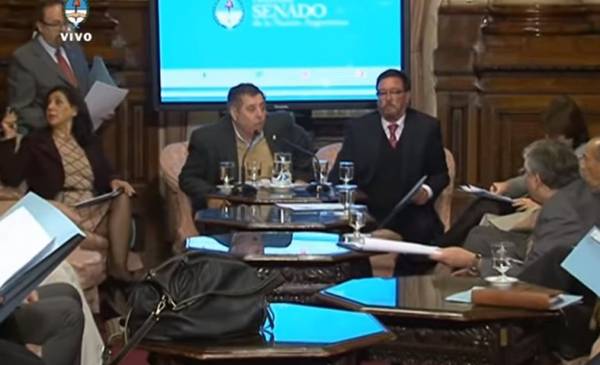 Increíble furcio de De Angeli: confundió a un funcionario con Ricky ...