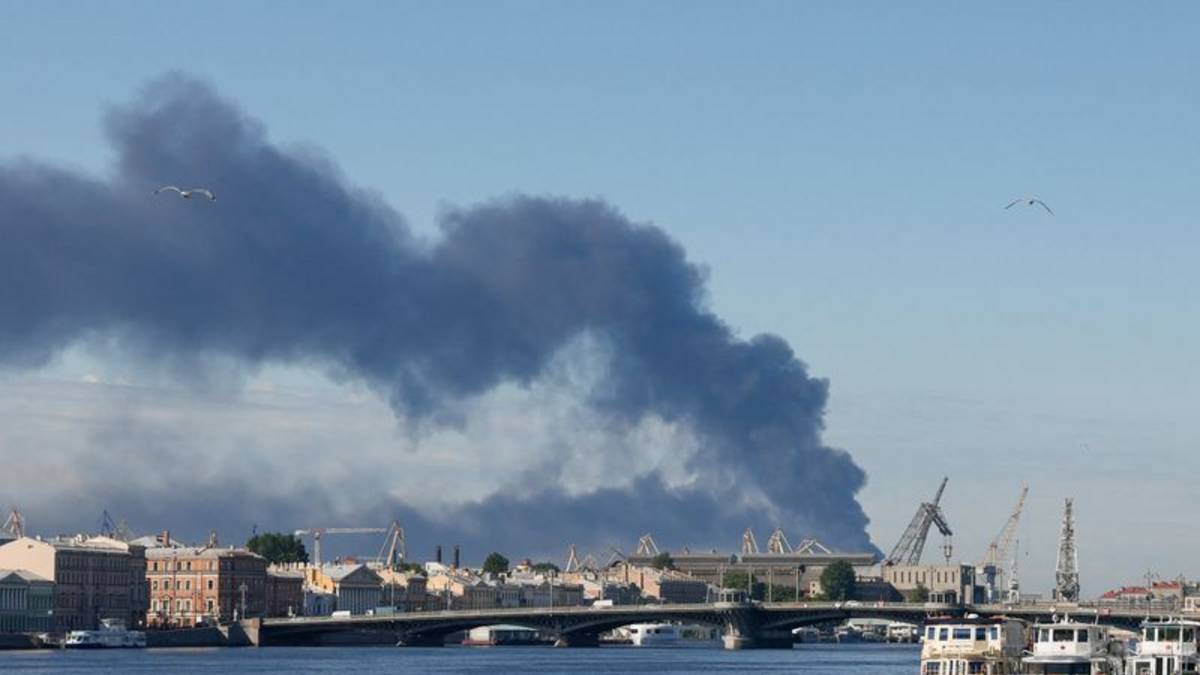 Ucrania ataca una terminal petrolera en San Petersburgo mientras ...