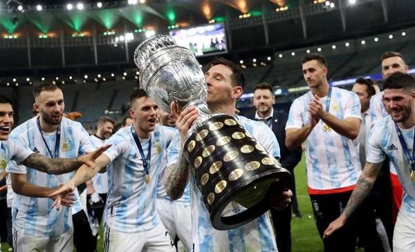 La foto de Messi con la Copa América es el posteo deportivo con más ...