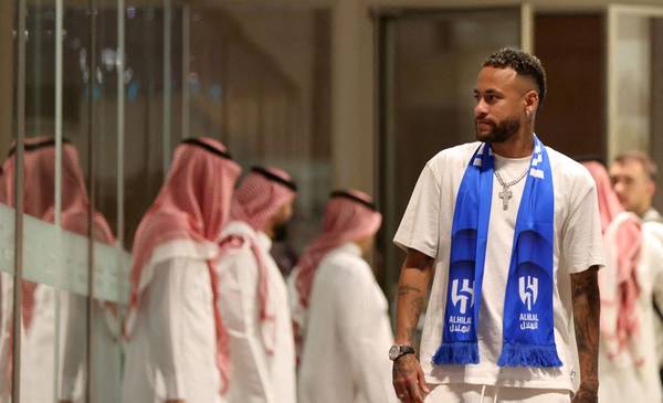 Lesión de Neymar retrasa un mes su debut en el Al-Hilal | El Destape