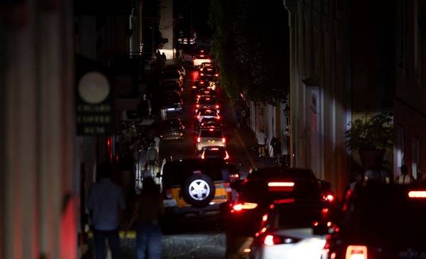 Clientes de Puerto Rico sufren 27 horas de cortes de electricidad al ...