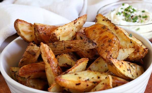 Cómo hacer papas españolas crocantes al horno | El Destape