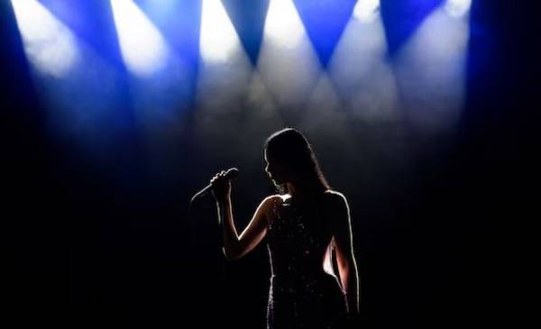 Sorpresa por el regreso de una estrella pop tras 10 años alejada de la ...