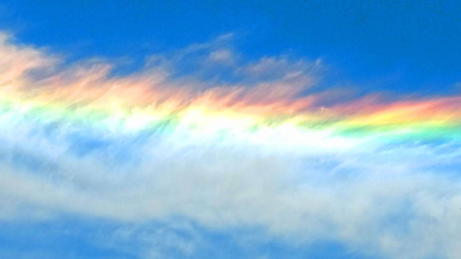 Nubes De Colores Fondos De Nubes De Colores, Fotos Y Imágenes De