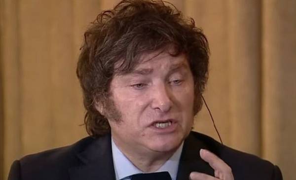 El repulsivo comentario de Javier Milei: "Mis rubias" | El Destape