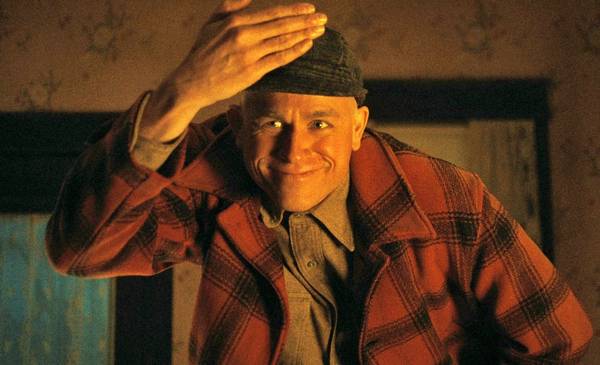 Reparto de "Monstruo: la historia de Ed Gein", la serie de Netflix de ...