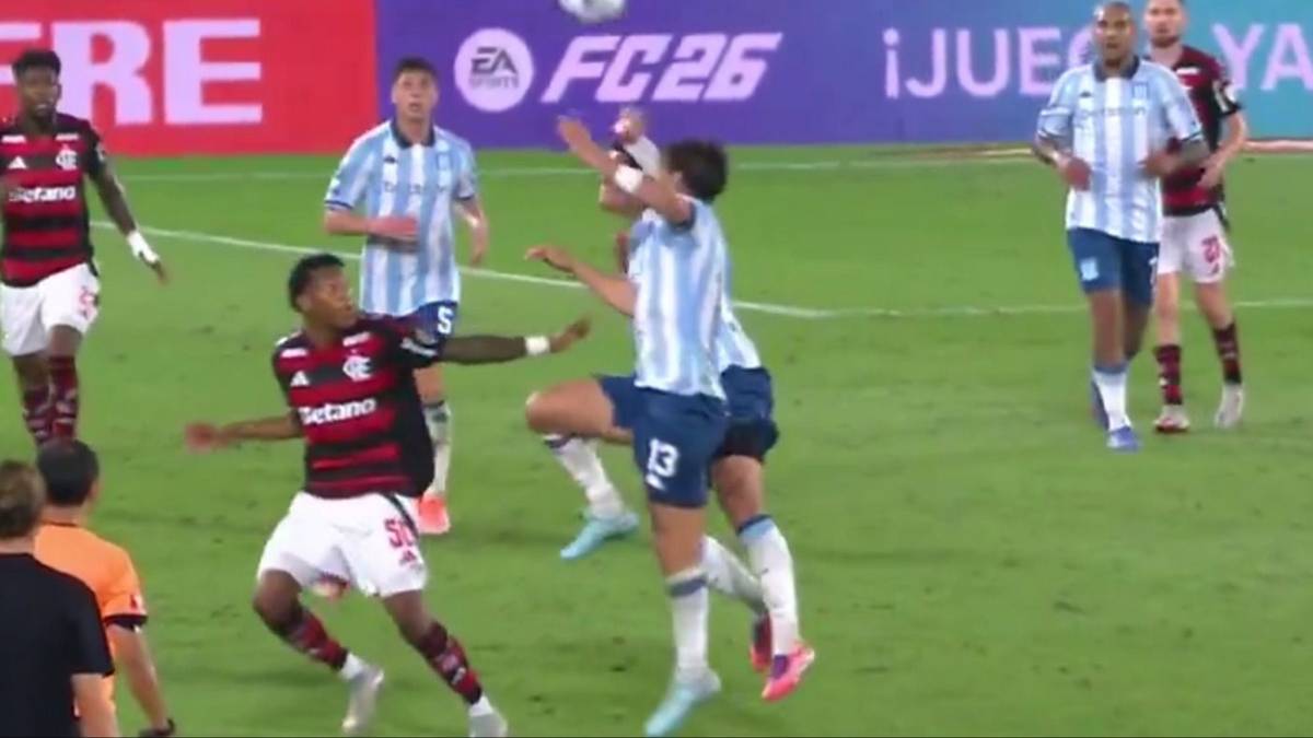 El duro golpe que recibió Santiago Sosa por un codazo de Marcos Rojo ...