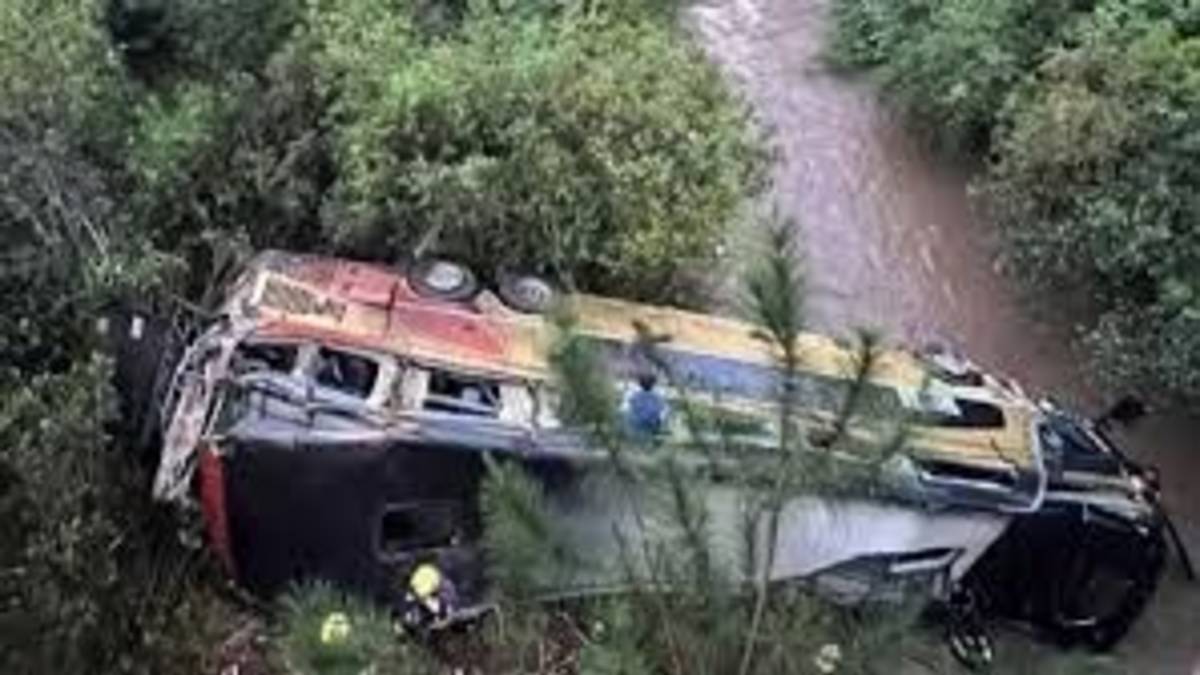 Tragedia en Misiones: Al menos nueve muertos tras la caída de un micro ...