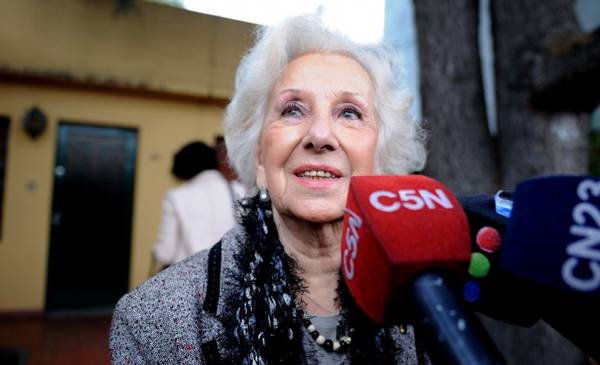 Abuelas de Plaza de Mayo anunció la recuperación del nieto 119 | El Destape
