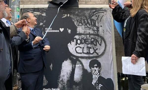 Charly García Corner: inauguraron la esquina del músico en Nueva York ...