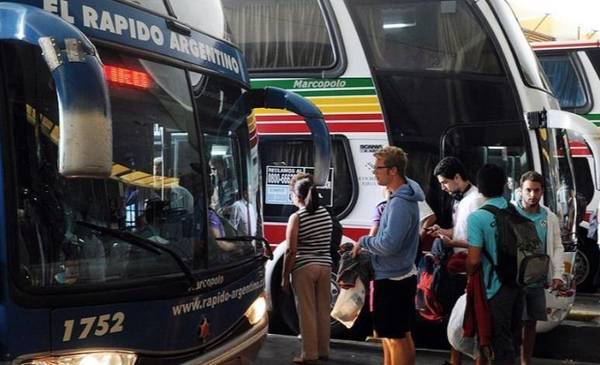 Cómo y dónde comprar pasajes de micro baratos en el Cyber Monday 2024 | El Destape