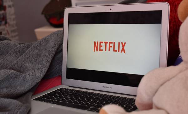 Cuáles son las MEJORES 10 SERIES ESPAÑOLAS para ver en NETFLIX: video ...