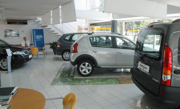 Aumenta el transporte, pero bajan impuestos a los autos de gama media ...