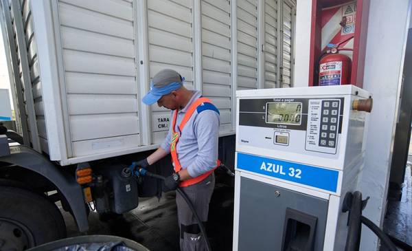 Azul 32, ahora también por surtidor | El Destape