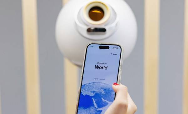 El CEO de OpenAI lanzó World App: chat encriptado y pagos globales | El ...