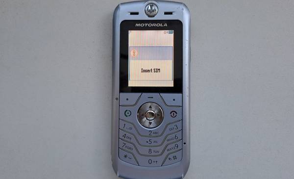 Así es el Motorola L6 modelo 2026 “Industria Argentina” | El Destape